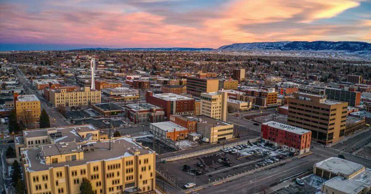Wyoming cities with highest and lowest household expenses